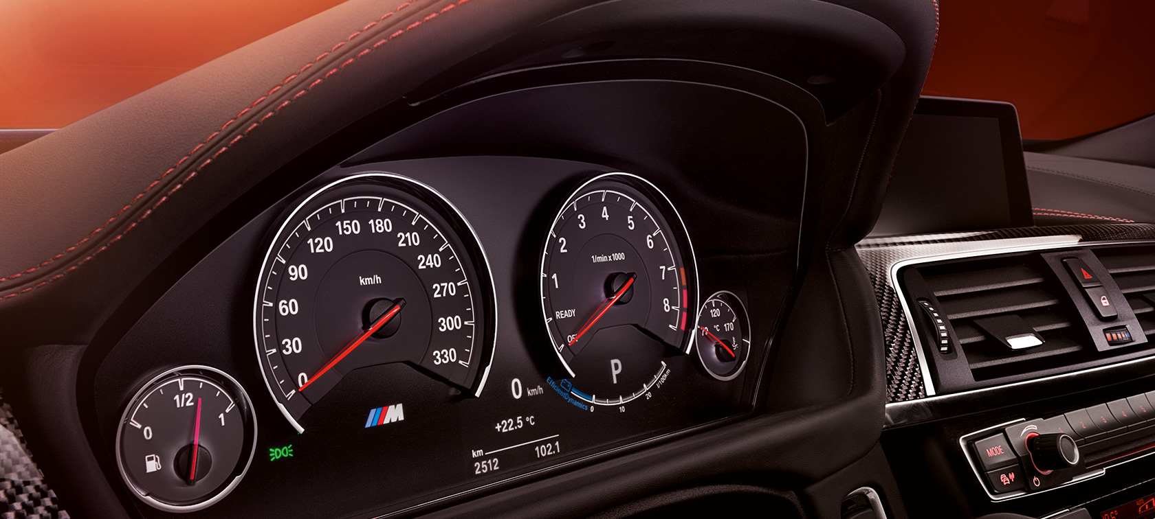 BMW M4 Купе: Коммуникация